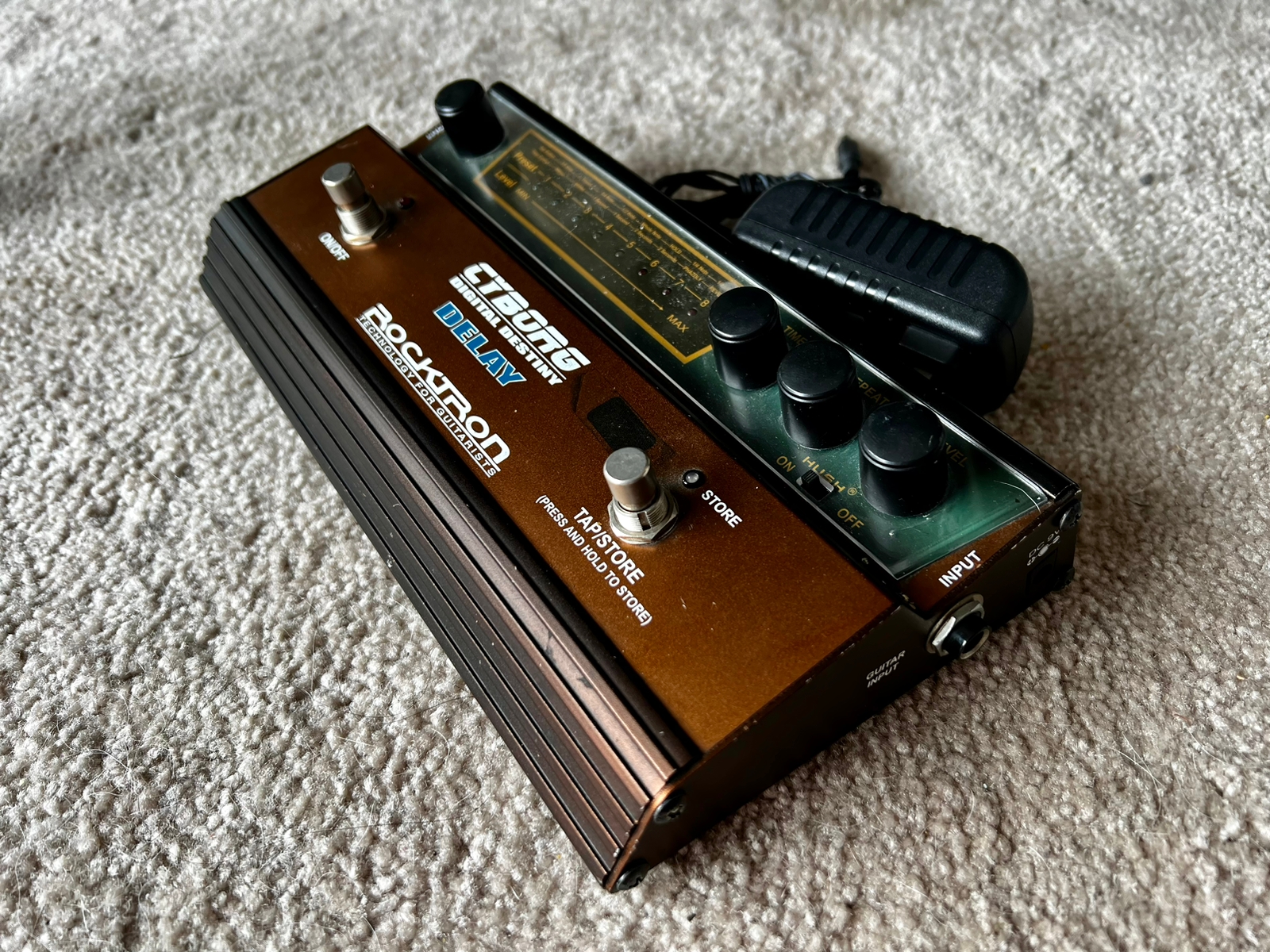 ROCKTRON CYBORG DELAY - Cambalucho
