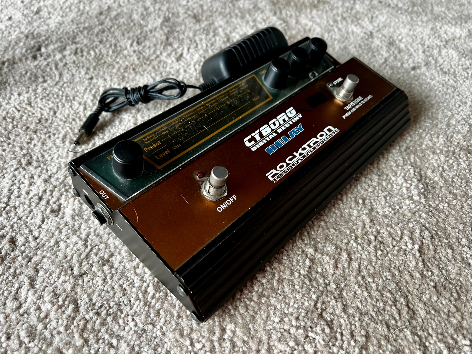 ROCKTRON CYBORG DELAY - Cambalucho